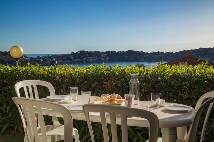 Aurore - Saint-Jean-Cap-Ferrat