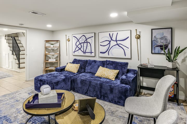 Walk To Patterson Park! Pet-friendly Townhome - Baltimore, MD