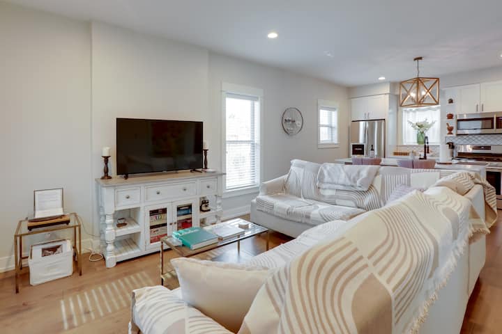 Near Freeways! Centrally Located Denver Retreat - Denver, CO