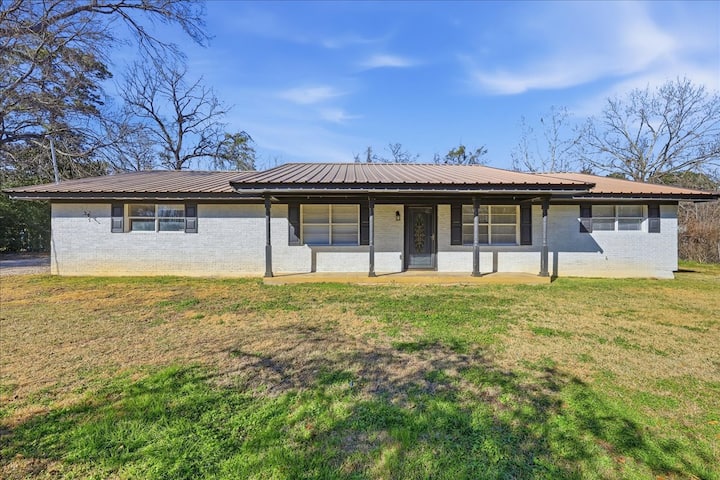 Spacious 3 Bedroom Home In Vidor - Beaumont, TX
