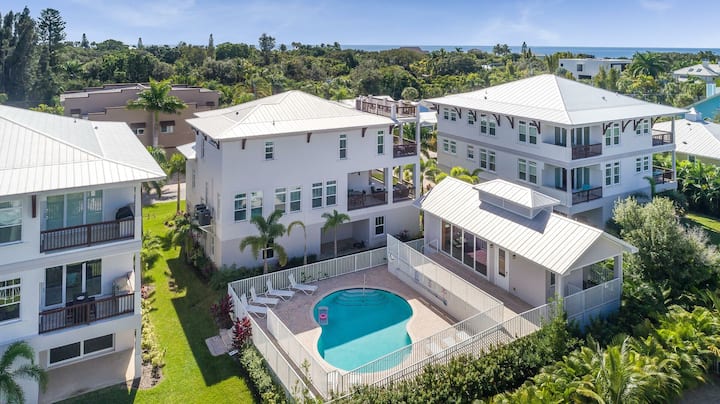Casa Bella Vita | Walk To Crescent Beach! - Siesta Key, FL