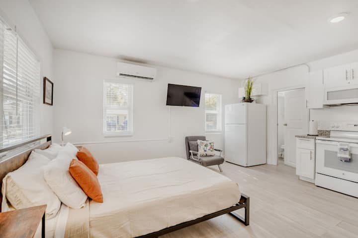 Eau Gallie Studio W/ Kitchenette | Beach & River - Melbourne, FL