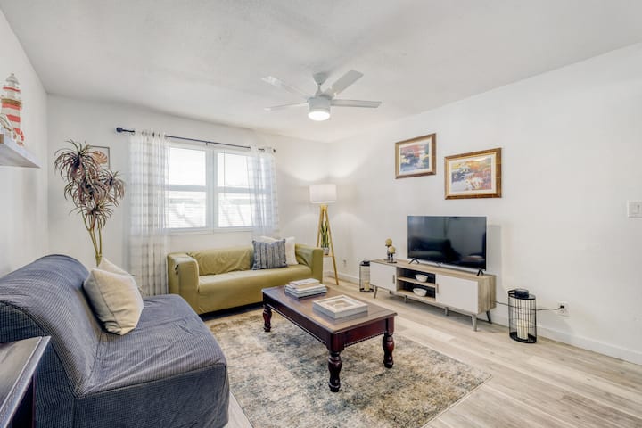 Modern 2br Apt | Short Drive From Beach & Art Walk - Melbourne, FL