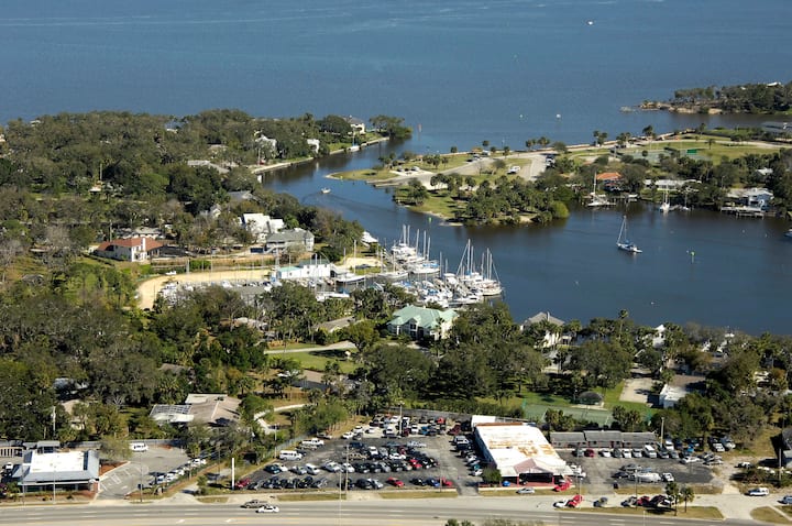 Modern 2br Apt | Near The Beach & Art Walks + Wifi - Melbourne, FL