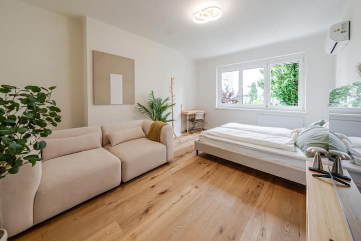 Noor | Stadium & Fair At Your Doorstep | Ac|quiet - Graz