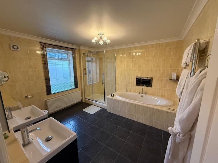 Gloucester Suite - Stranraer