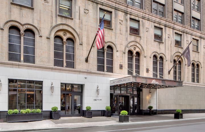 Near Central Park | Evening Wine & Free Breakfast - New York City