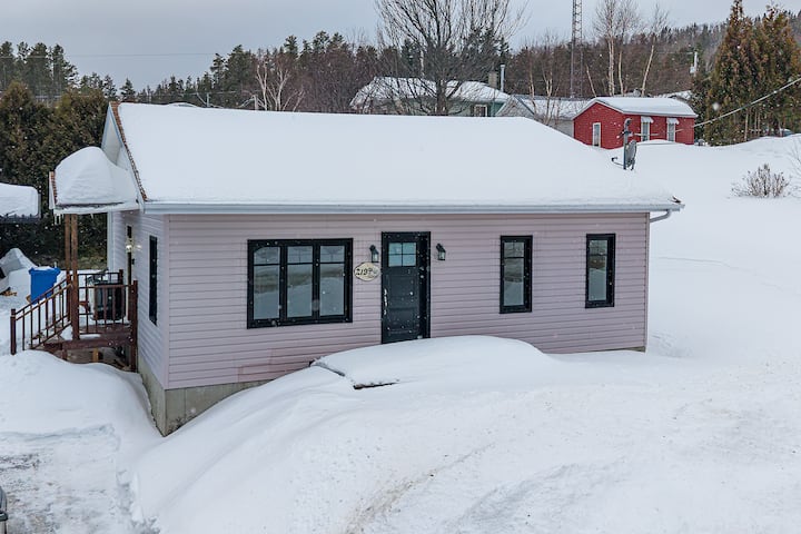 Au Coeur D'un Petit Village Près Du Fleuve - La Malbaie