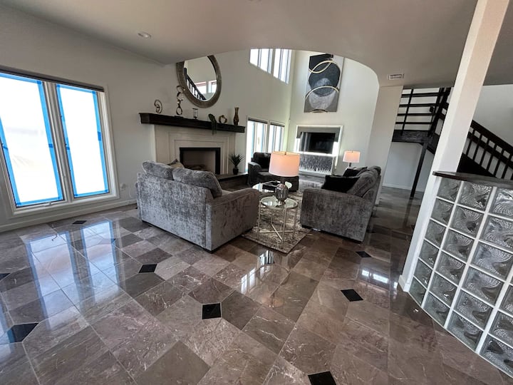 Beachfront Coastal Paradise With Private Pool - Corpus Christi, TX