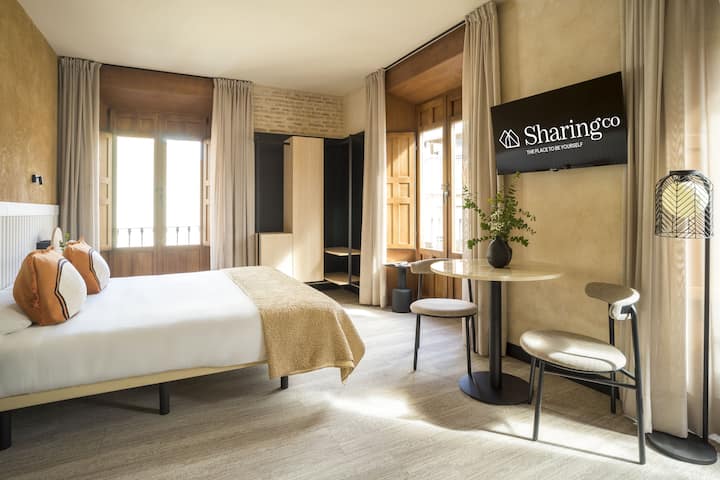 Housing Fana By Sharing Co - マラガ