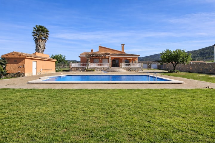 Villa Con Piscina Privada Y 2.000m² De Jardín - Alcossebre