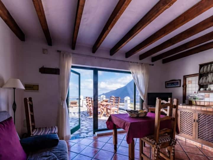 Acogedor Apartamento Con Vistas Al Mar Y Tennis - El Hierro