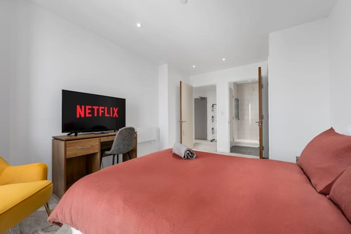 Designer High-rise With Skyline Views - Manchester