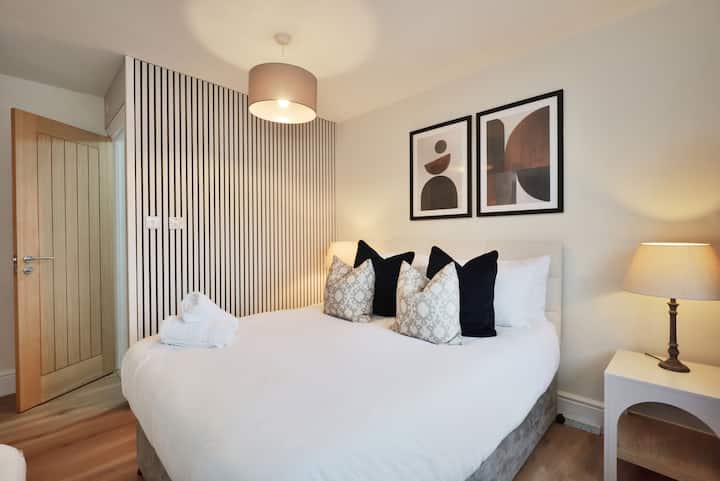 Parking For 3 Cars • Newly Renovated  • Near City - Hereford