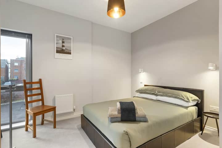 Modern Apartment W/ Private Parking, Plymouth - Saltash