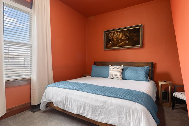 *New* King Beds, Dog Friendly W/ Fenced Yard - Anaconda, MT