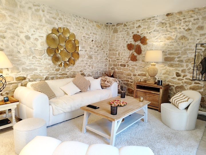 Maison De Charme Avec Cour En Plein Cœur De - Chantilly