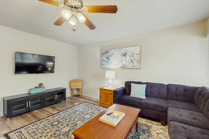 2 Br Comfortable Condo W Shared Pool - Beach Near - Corpus Christi, TX