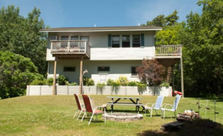 Deperrys On The Lake North Of Bayfield - Bayfield, WI