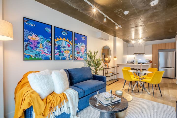 Urban Retreat | Free Parking & Ev Charger - Laval, Canada