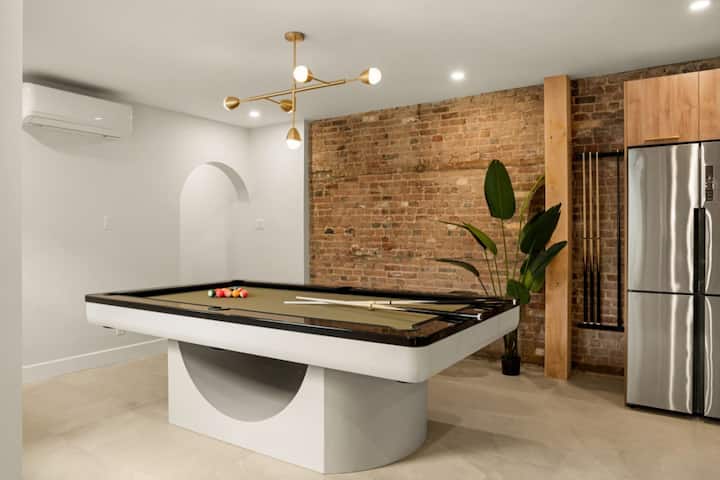 Massive 9br Luxury Stay  Plateau  Sleep 22 - Montreal