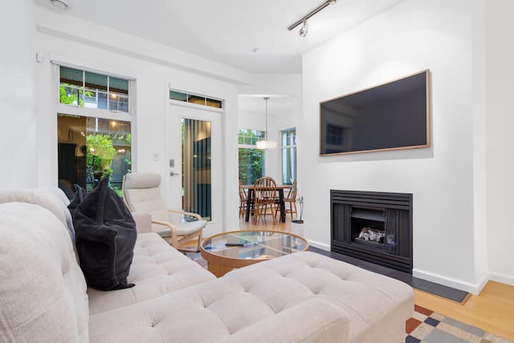 2br World Cup Stay | Expansive Backyard + Parking - North Vancouver