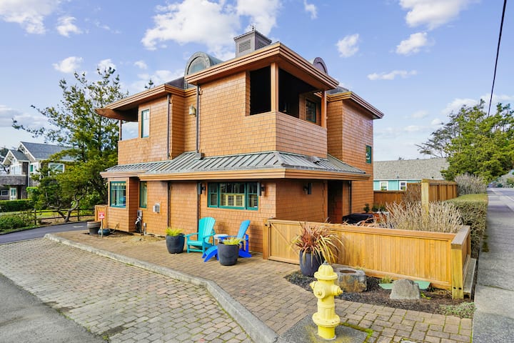 Copper Roof House - New Listing! - Cannon Beach