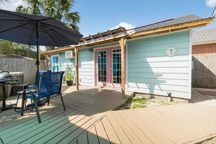 Blue Angels Beach Bungalow - Pensacola Beach, FL