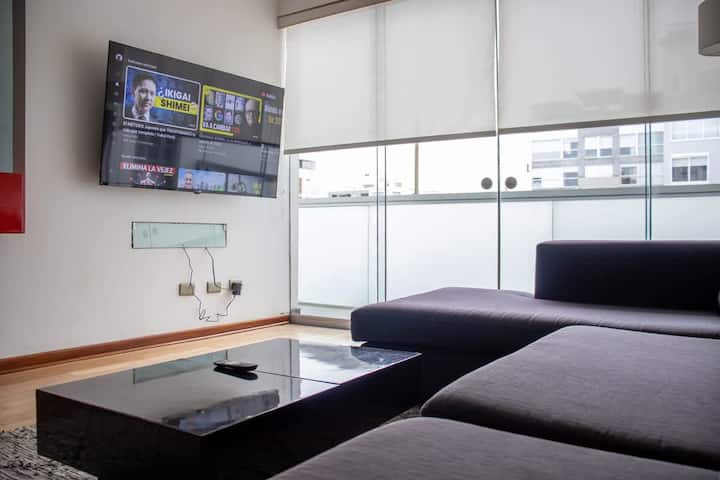 Engaging 2br W/ Balcony In Exclusive Miraflores - Peru