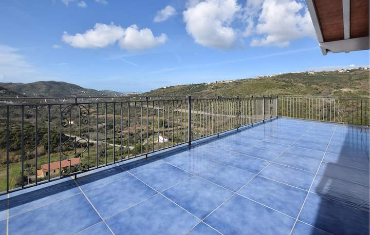 2 Bedroom Amazing Apartment In Laureana Cilento - San Mauro Cilento