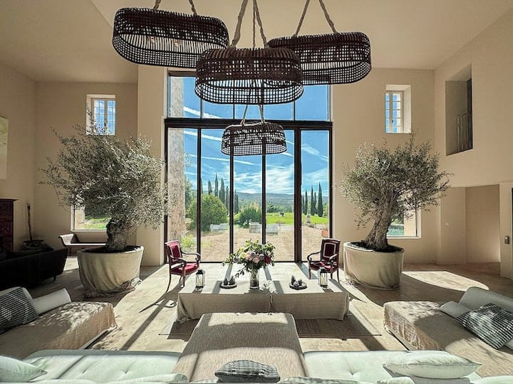 Belle Demeure Avec Piscine Intérieure En Provence - Apt