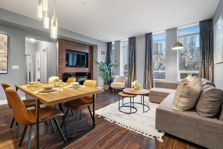 Chic Cabbagetown Retreat + 1 Free Parking - Lakeshore