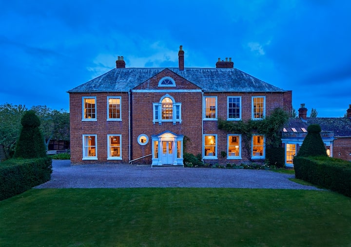 Georgian Manor House On Private Estate - Ledbury