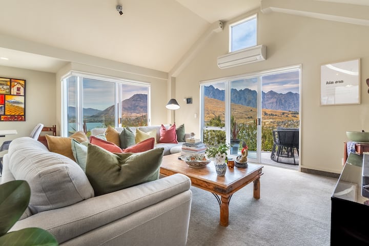 The Highview | Remarkables Panorama - Queenstown, New Zealand