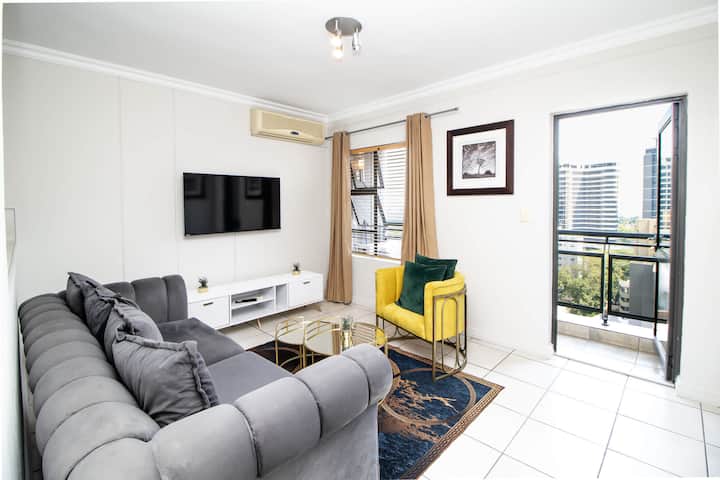 Sandton City Views & Sky Pool | Opulent Heights W4 - Sandton