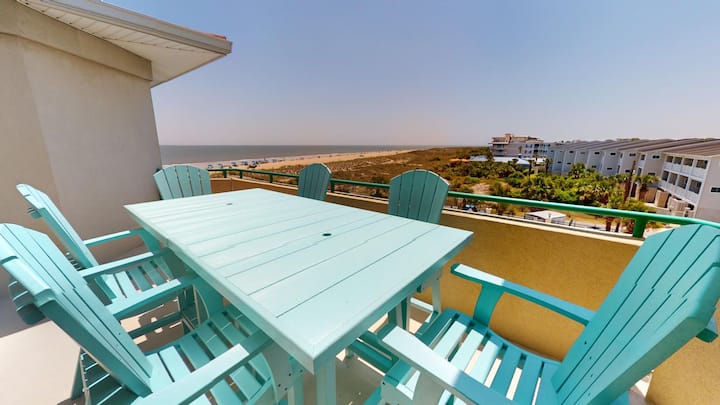 Desoto Beach Club 309 - Oceanfront - Swimming Pool - Tybee Island, GA
