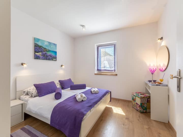 Villa Blue Sky - Three Bedroom Villa With Pool - Bol