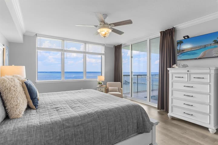 2400 Sq Ft | Sleeps 12 | 700ft Lazy River Retreat - Fort Walton Beach, FL