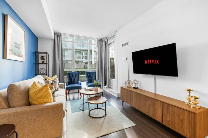 Stylish 2br City Retreat Near The Lake & Park - Toronto