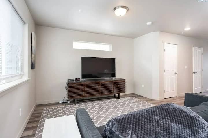 New Townhouse! Private Yard & Garage 3/2.5 #5750 - Pasco, WA