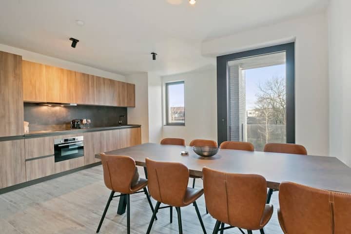 Casiola - Spacious 3 Bedroom Apartment With Privat - Bruges
