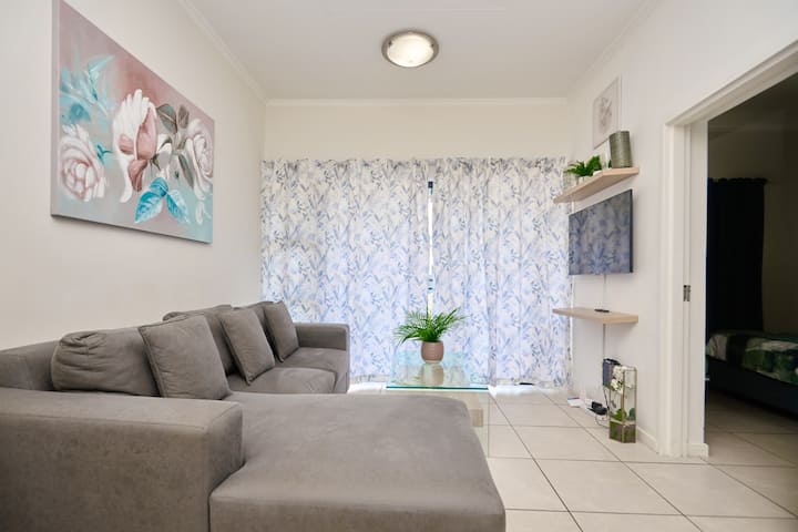 Sam's Apartments & Services-wl2 Luxury 1… - Edenvale