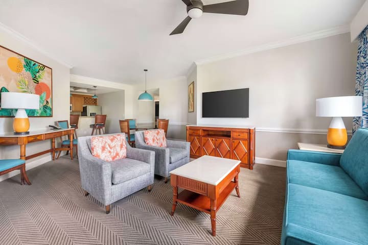 Fun Hub: Pool, Golf & Disney Nearby L 2 Rooms - Orlando, FL