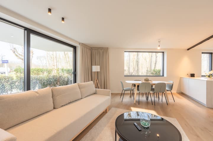 Mistral: Modern Appartement In Knokke-heist Met 2 - Bruges