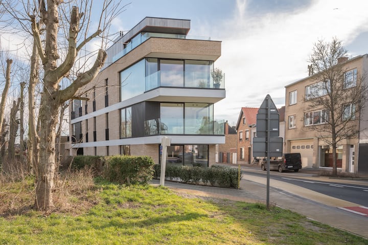 Knokke-heist: Appartement 2 Chambres, Balcon Et Wi - Brujas