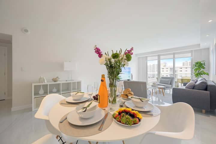 Stylish 1-bed | Steps To The Beach - Sunny Isles Beach, FL