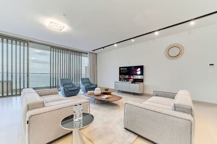 Al Zorah 4 Bedroom Penthouse With Sea View - Ajman