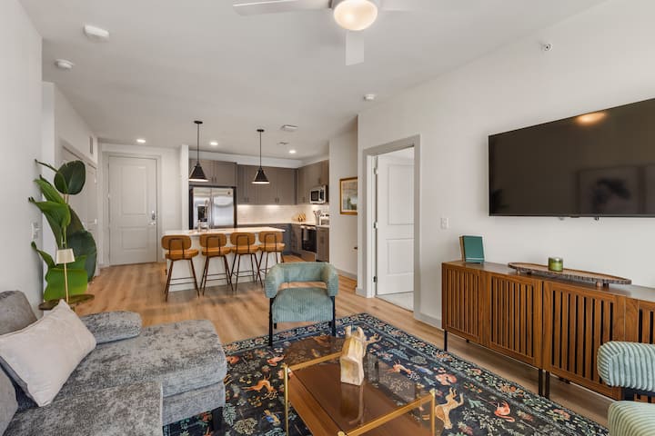 Polished Contemporary 2br 2ba | Private Balcony - San Marcos, TX