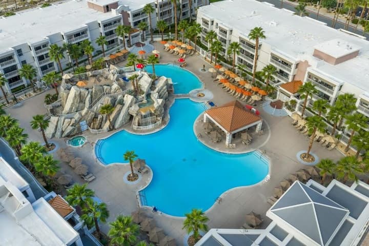 Palm Springs Retreat W/ Pool, Waterslides, Spa - Palm Springs, CA