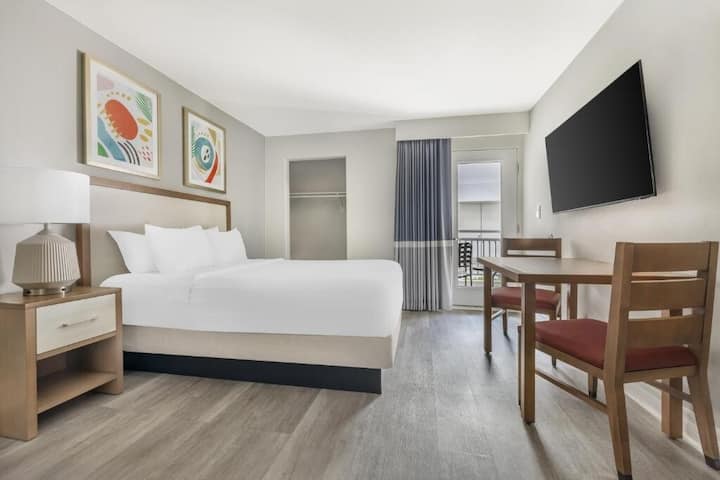 Modern 1br Suite With Kitchen Near Hiking Trails - Palm Springs, CA